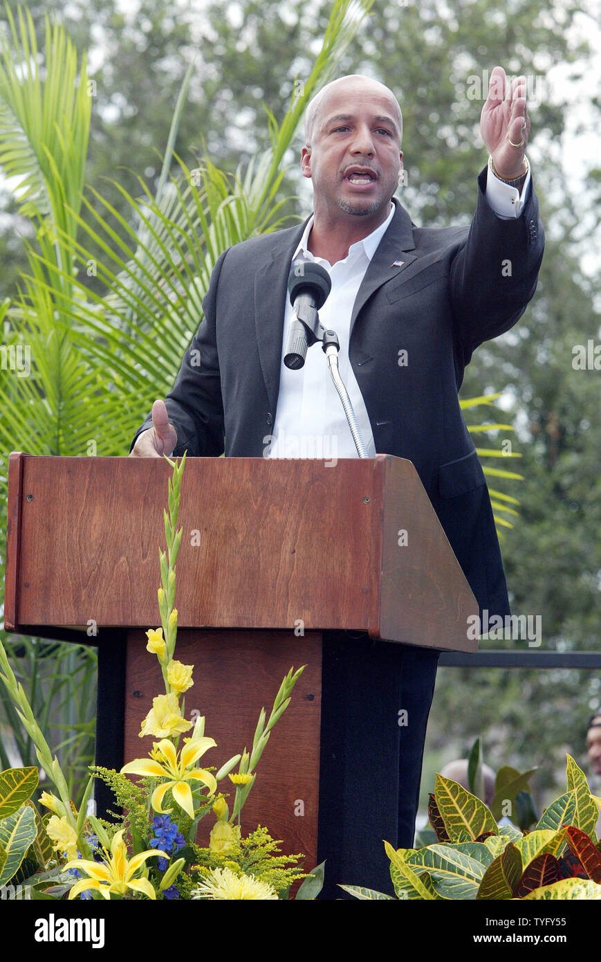New Orleans Mayor Ray Nagin speaks at the dedication of a memorial for ...