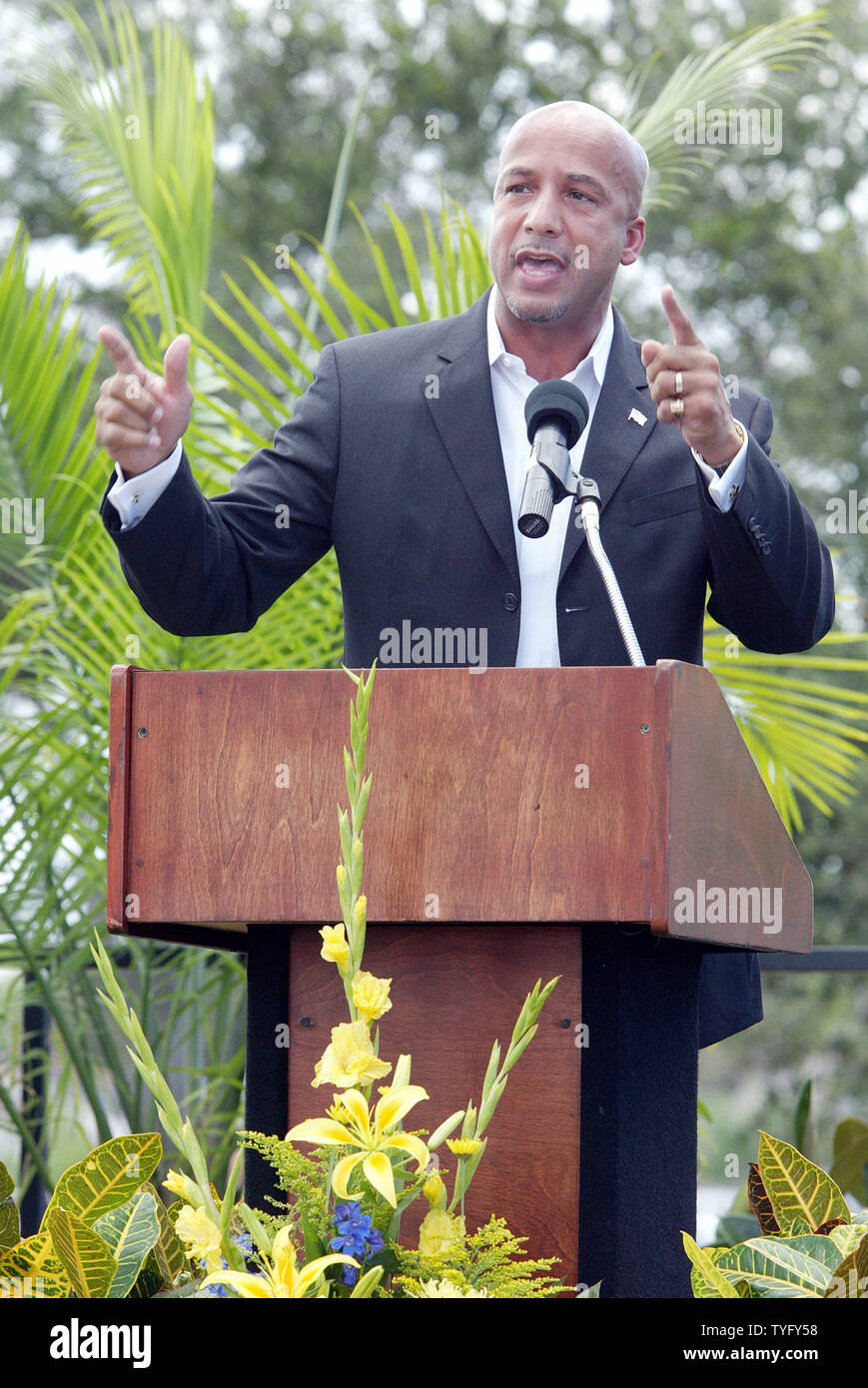 New Orleans Mayor Ray Nagin speaks at the dedication of a memorial for ...