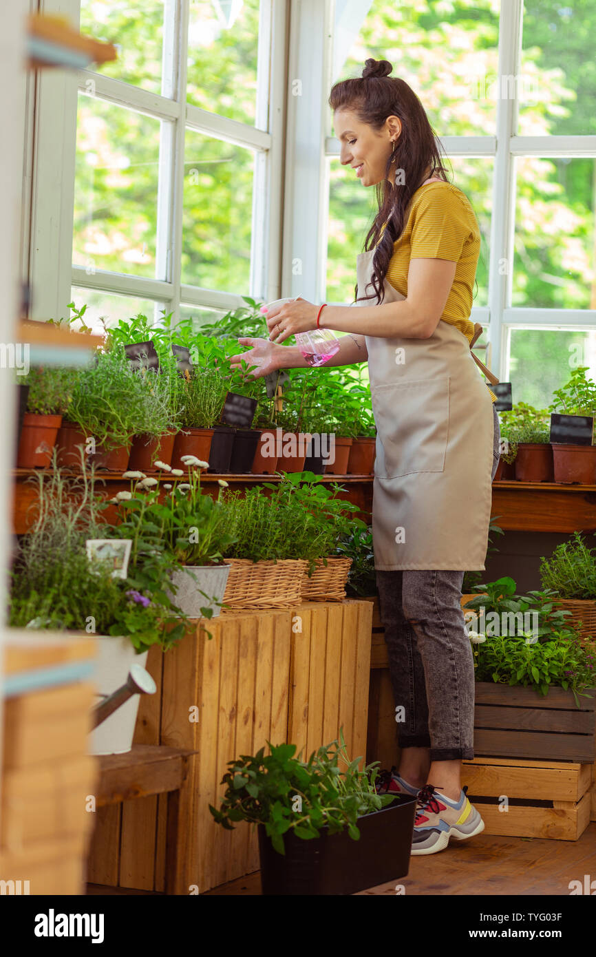 Sprinkling flowers hi-res stock photography and images - Alamy