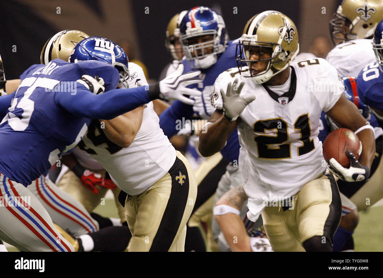 Saints running back mike bell hi-res stock photography and images - Alamy