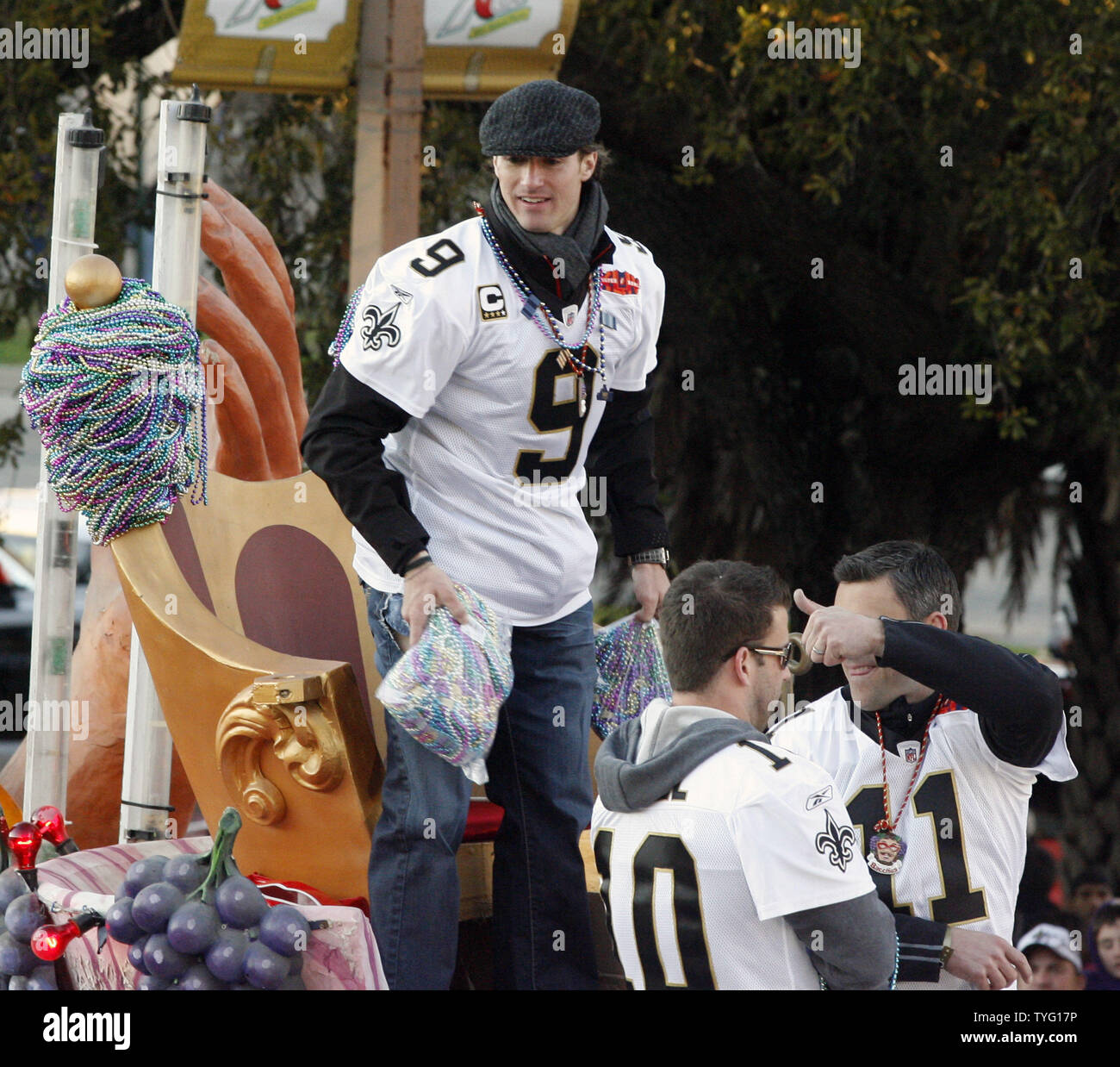 New Orleans Saints starting quarterback Drew Brees, top, and backups ...