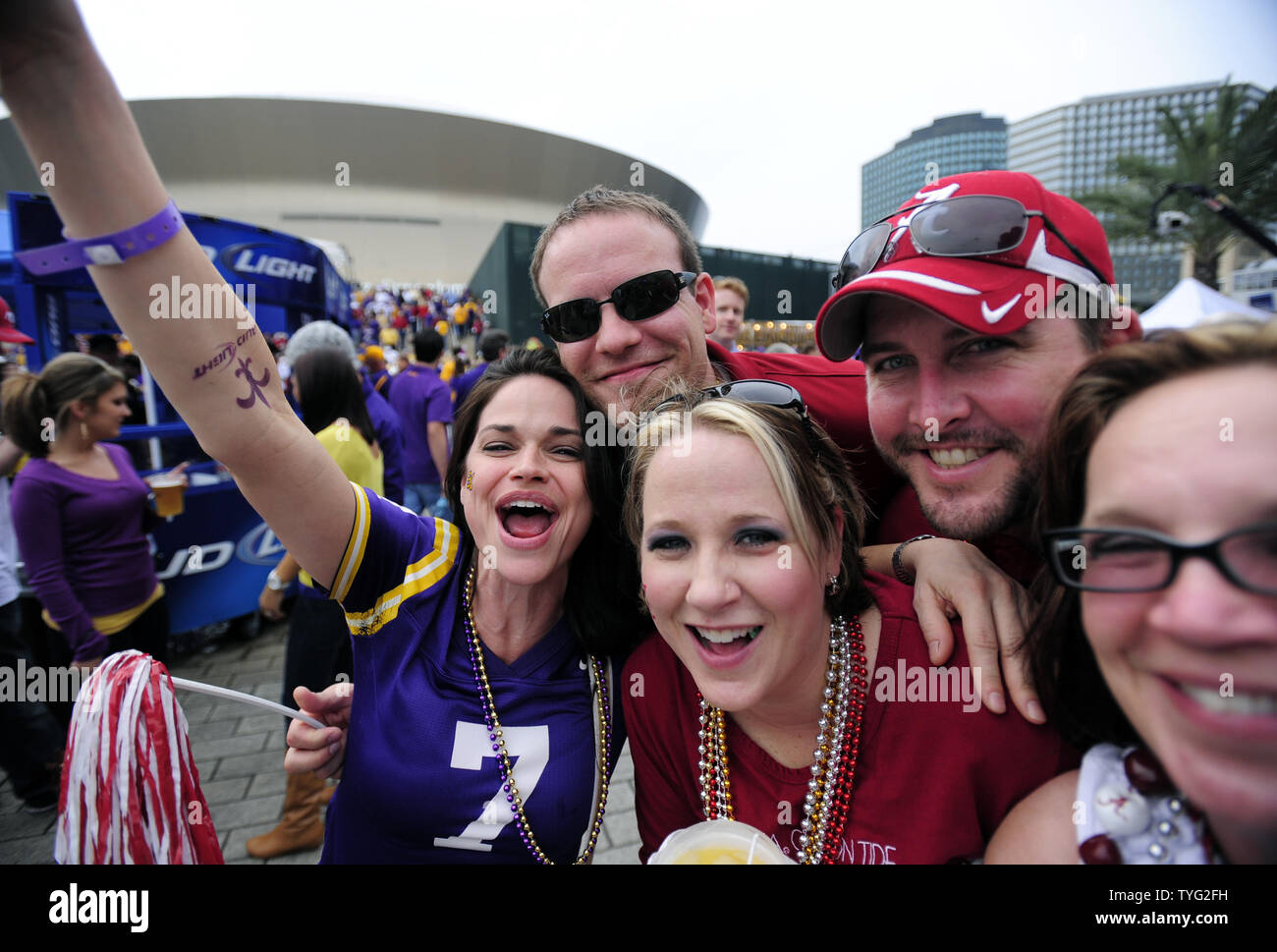 Alabama and LSU fans gather before the BCS College Football ...