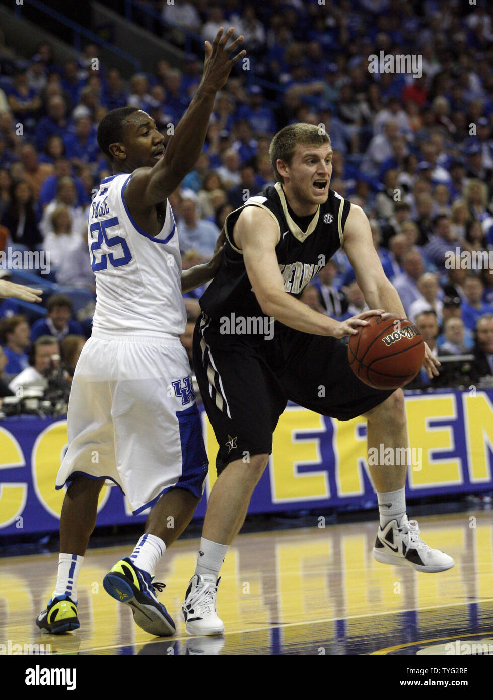 Southeastern conference mens basketball hi-res stock photography and ...