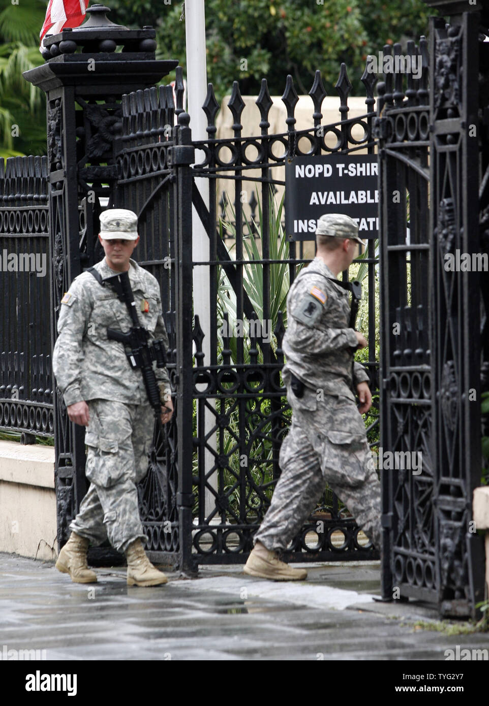 National Guardsmen Sargent Daniel Cannon and Specialist Sonny Magee ...