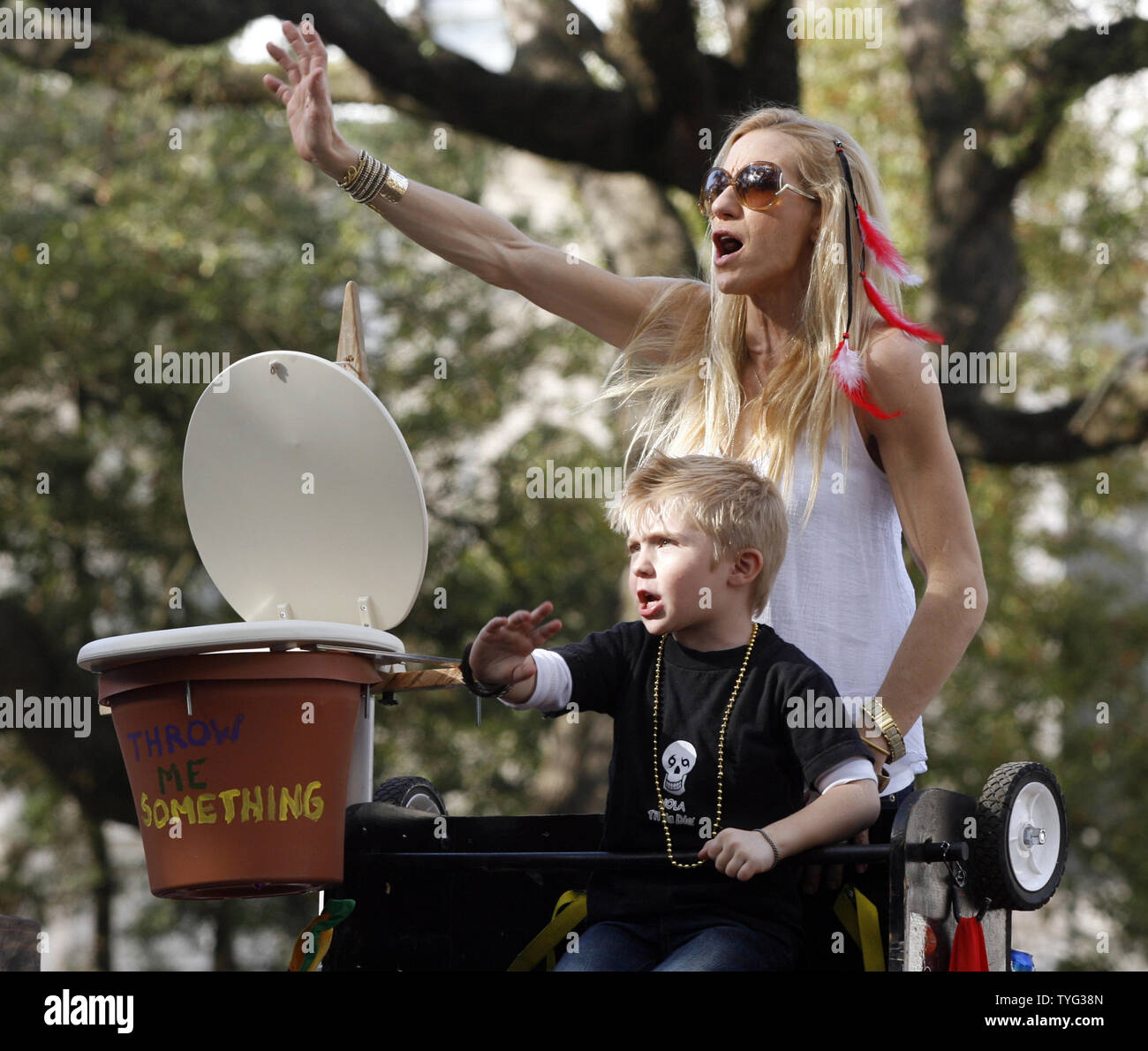 Krewe of pontchartrain hi-res stock photography and images - Alamy