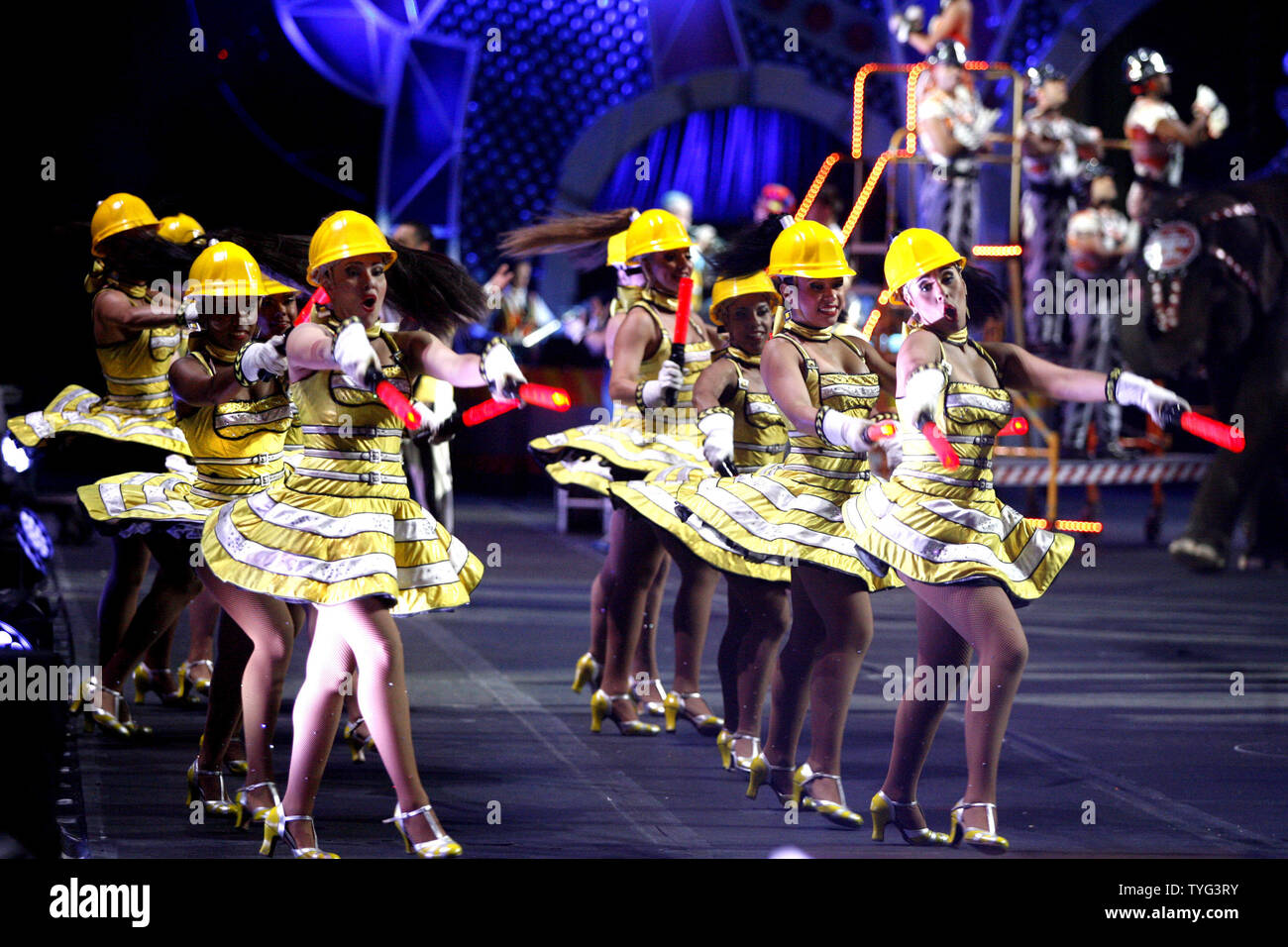 Brazilian dancers welcome the audience to Ringling Brothers and Barnum ...