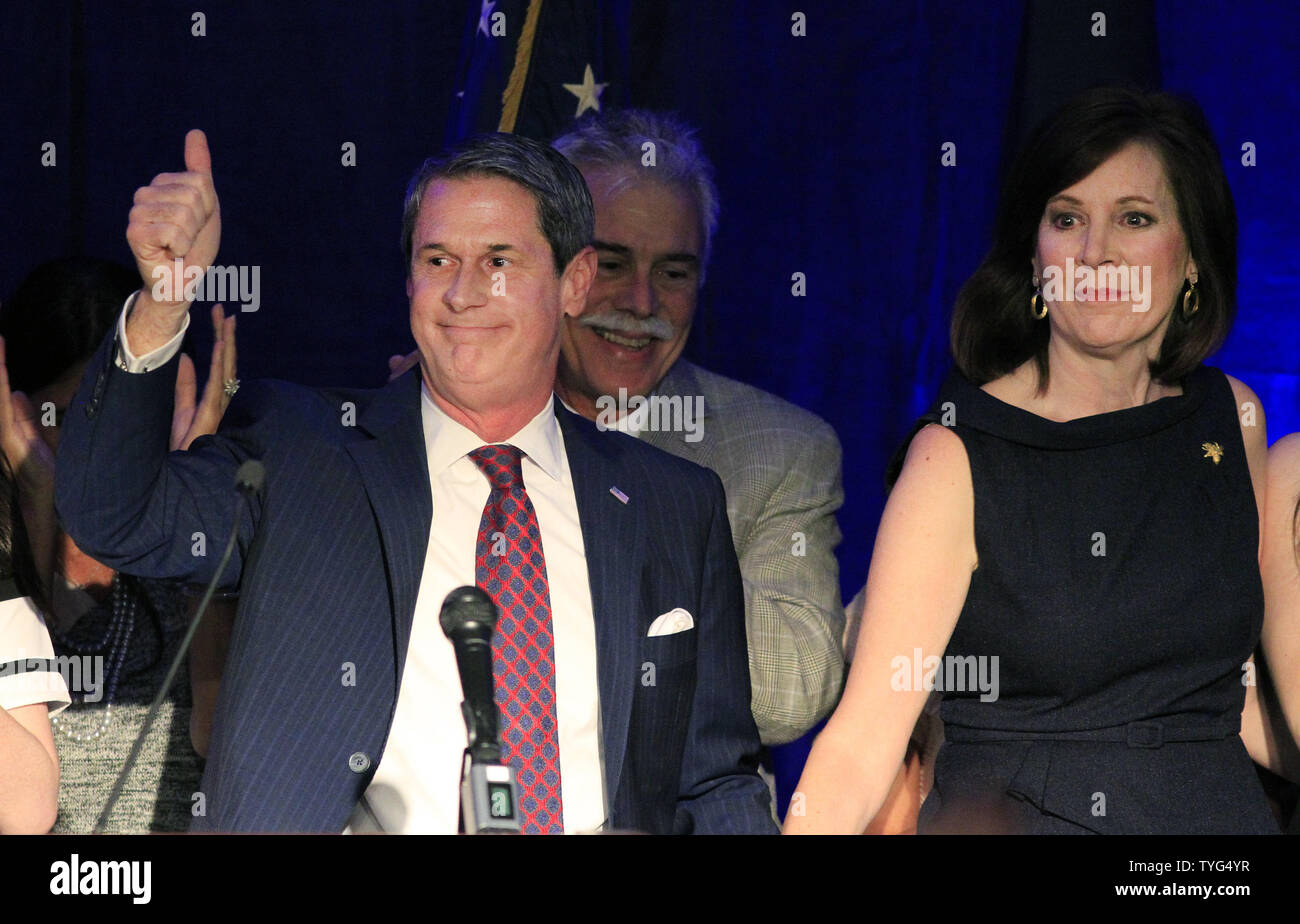 U.S. Sen. David Vitter, R-La., with his wife Wenndy by his side ...