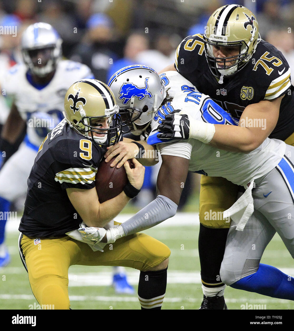 Detroit lions defensive end hi-res stock photography and images - Alamy