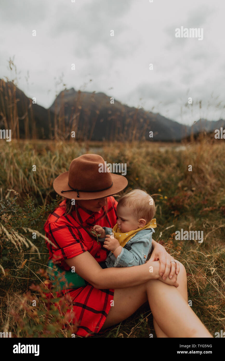 Child in the wilderness hi-res stock photography and images - Alamy