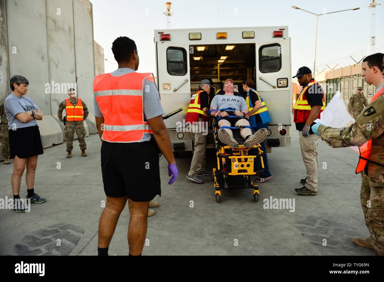 U.S. Army Soldiers assigned to the 28th Combat Support Hospital receive ...