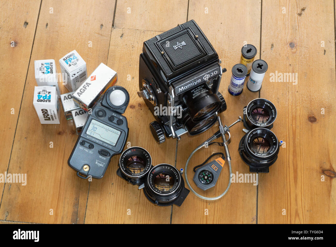 Mamiya tlr camera hi-res stock photography and images - Alamy