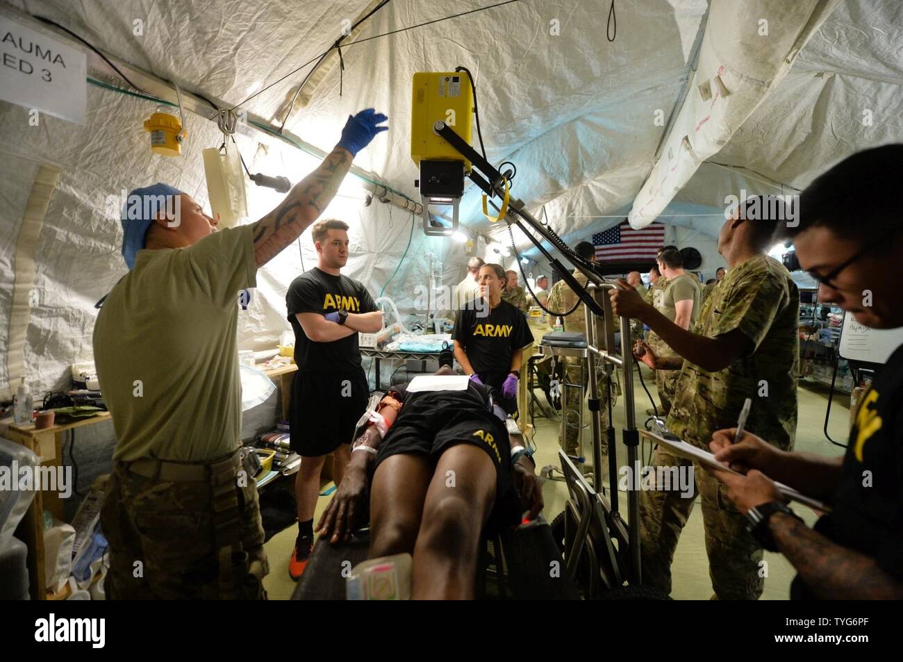 U.S. Army Soldiers assigned to the 28th Combat Support Hospital ...