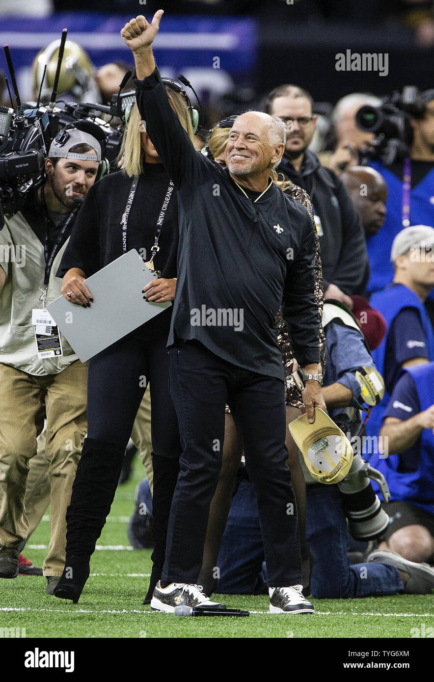 Jimmy buffett singing hi-res stock photography and images - Alamy