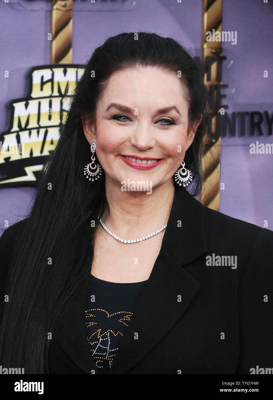 Crystal Gale arrives for the 2008 CMT Awards at the Curb Event Center ...