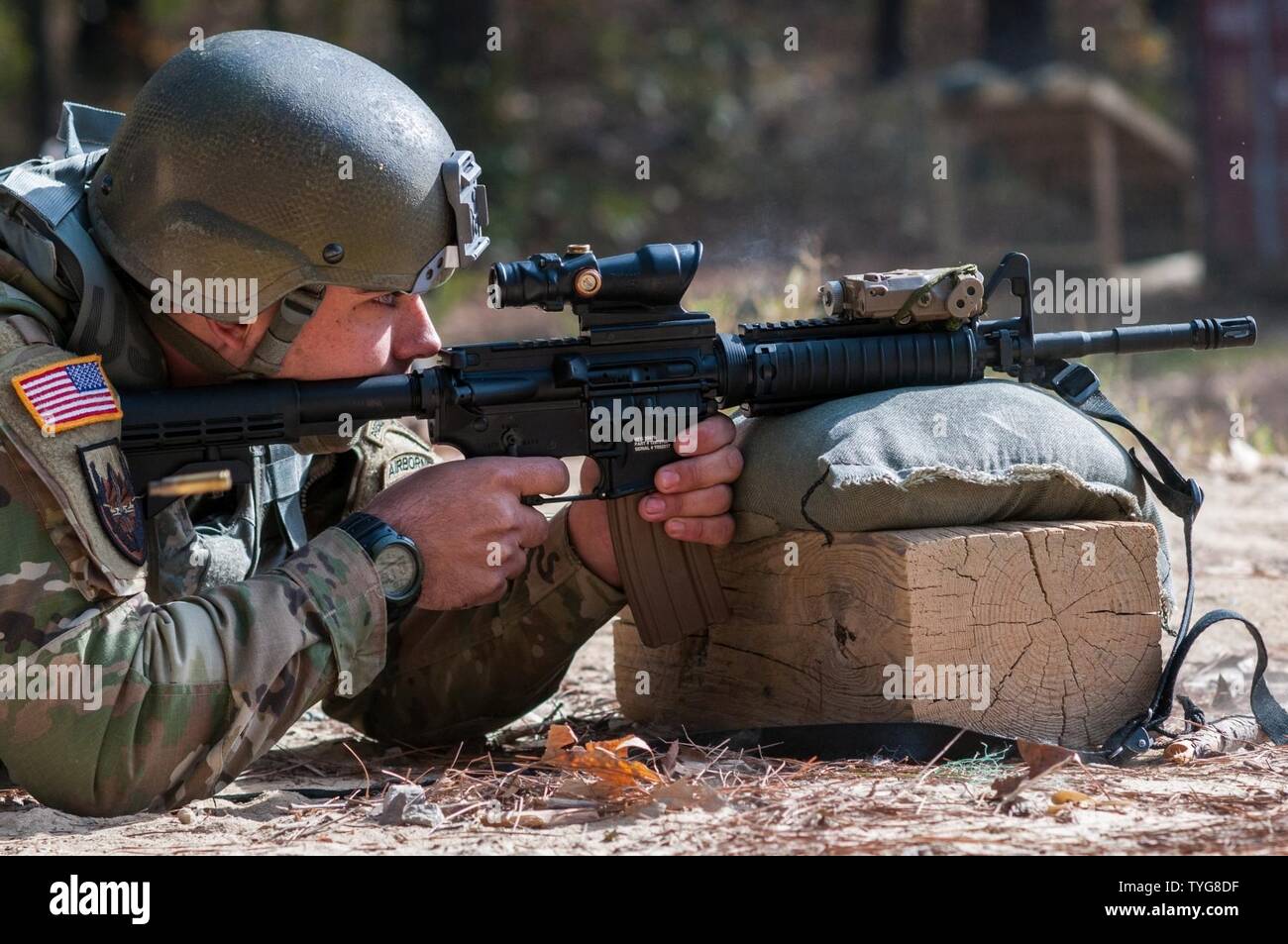 M4 m4a1 qualification range hi-res stock photography and images - Alamy