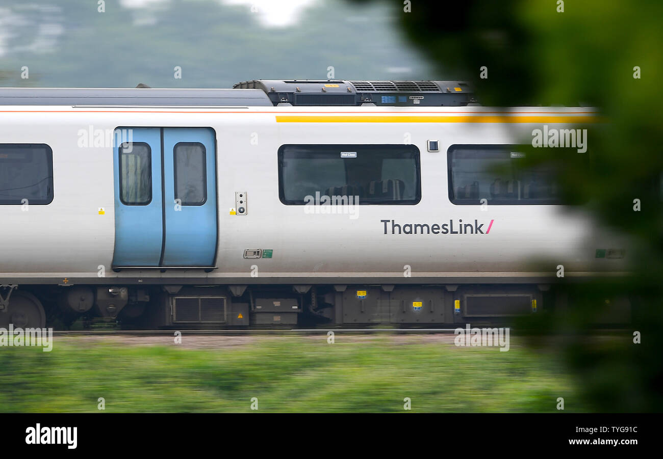 Thameslink train south east hi-res stock photography and images - Alamy