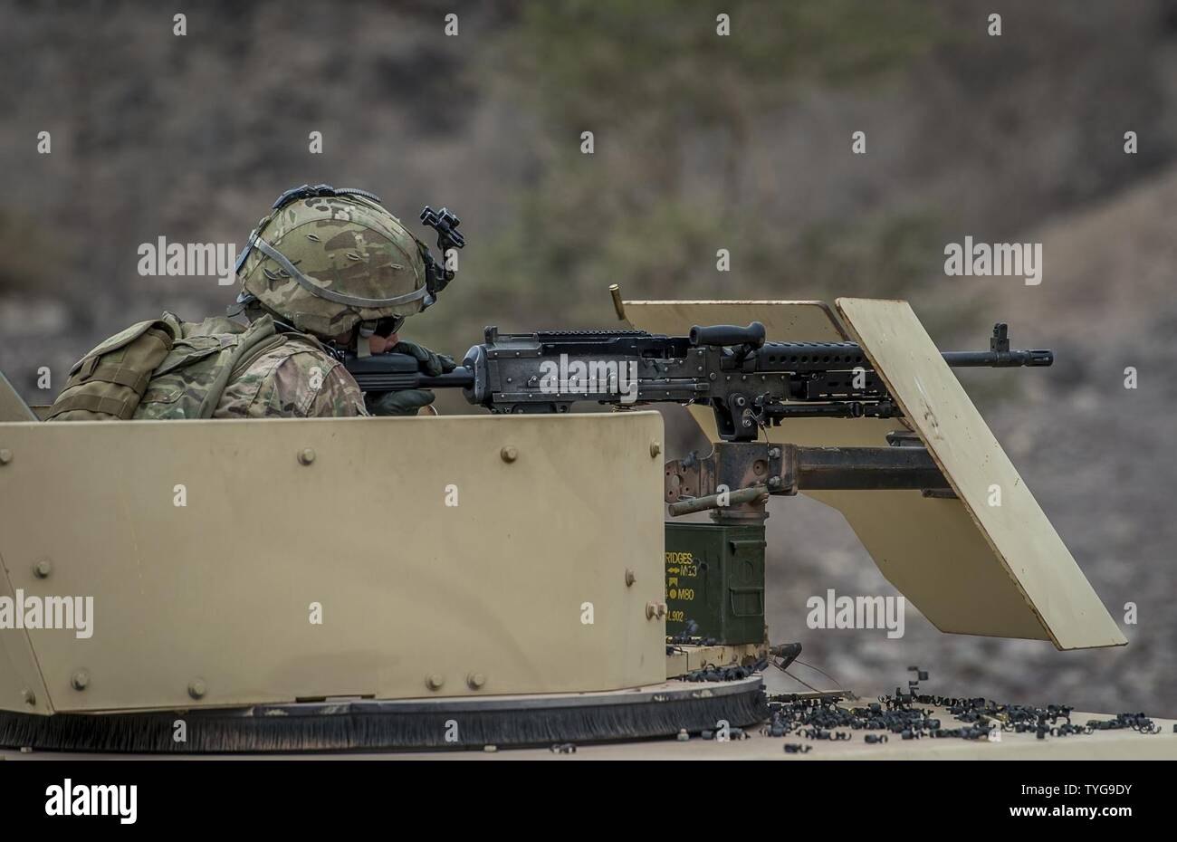 U.S. Army Soldiers from the 1-124 Infantry Battalion 3rd Platoon Delta ...