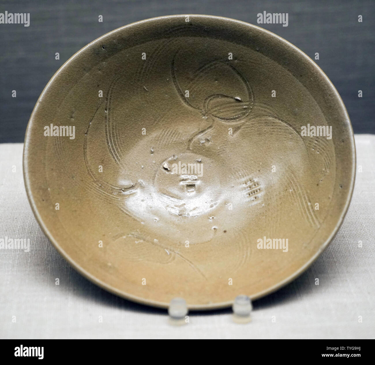 Ming Dynasty porcelain Stock Photo - Alamy
