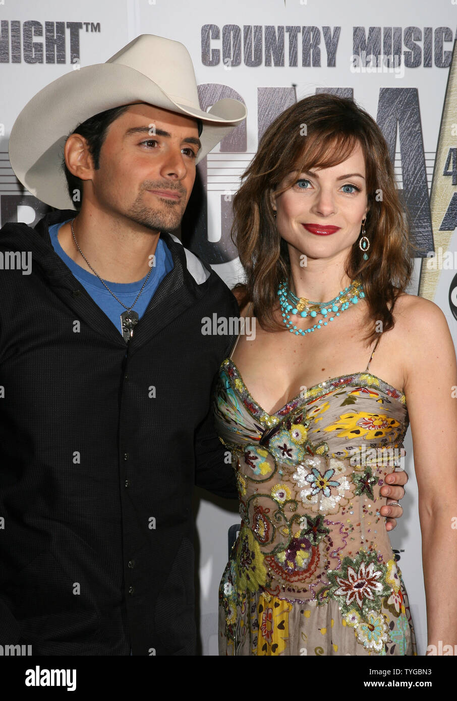 Brad Paisley Wife