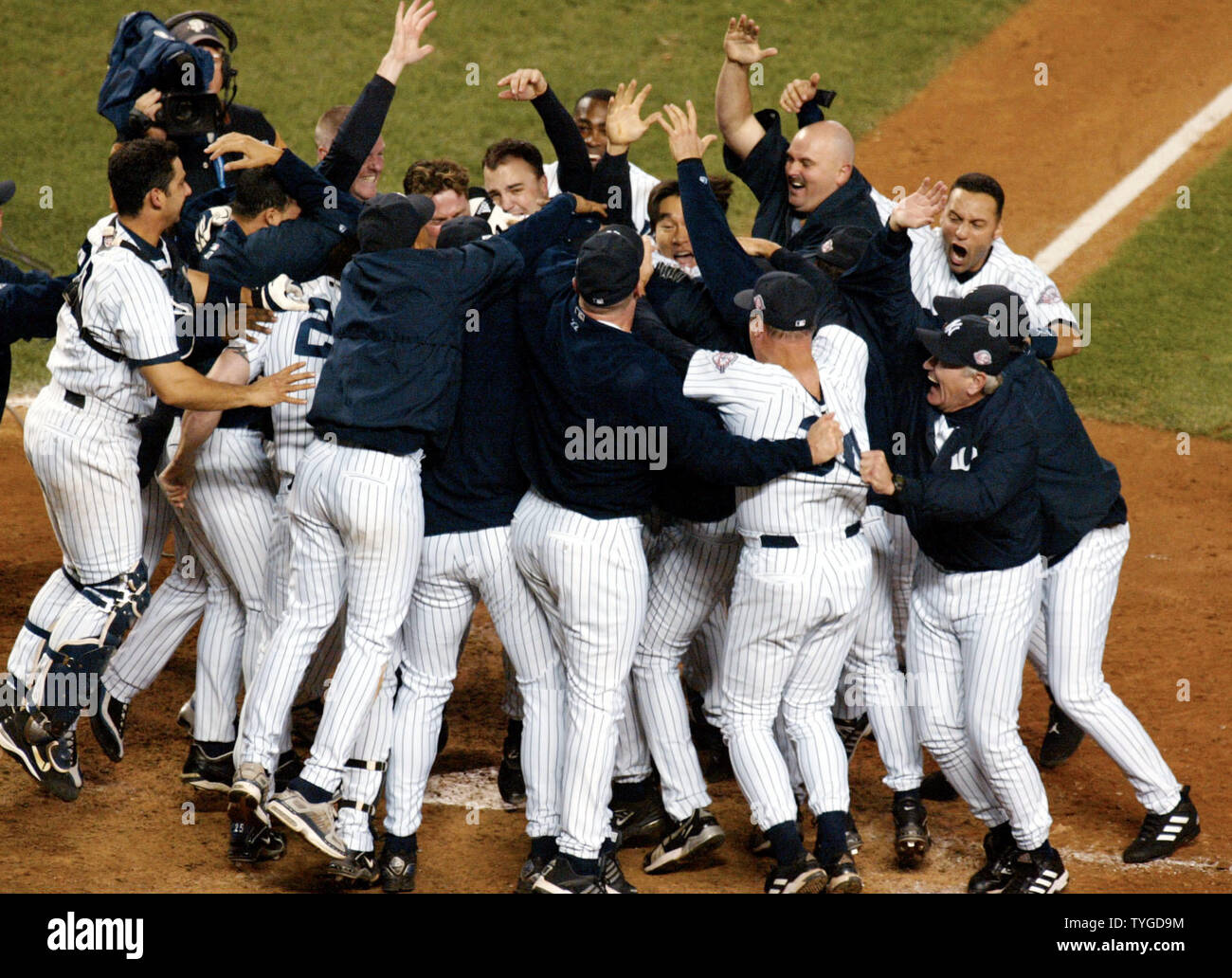 Yankee stadium 2003 hi-res stock photography and images - Alamy