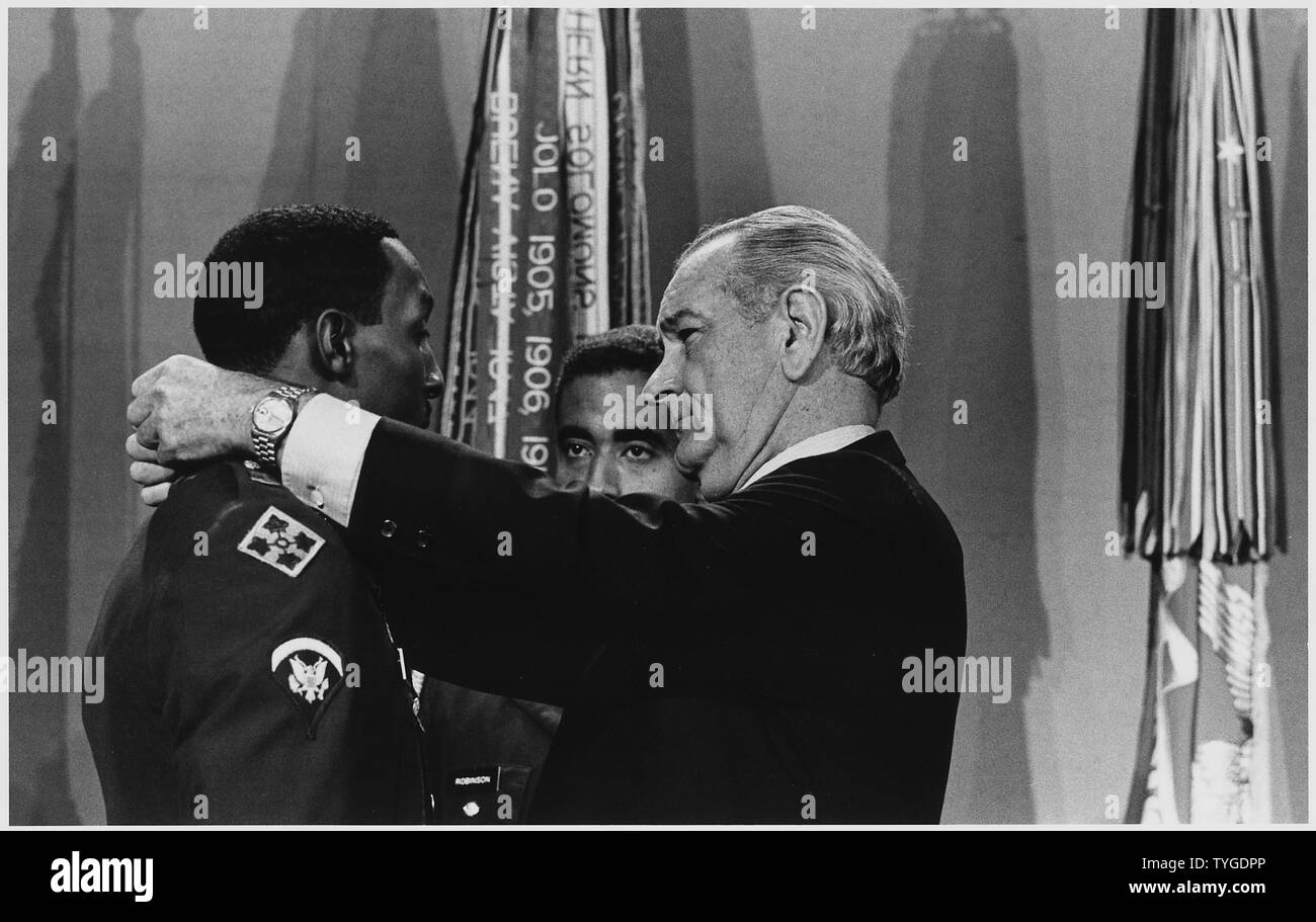 President Lyndon B. Johnson presents Medal of Honor to Specialist-5 ...