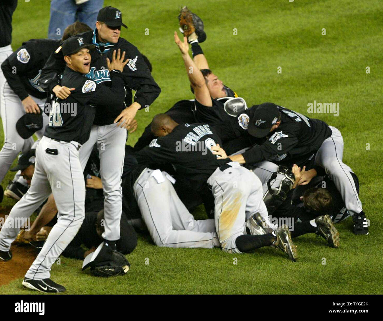 Yankee stadium 2003 hi-res stock photography and images - Alamy