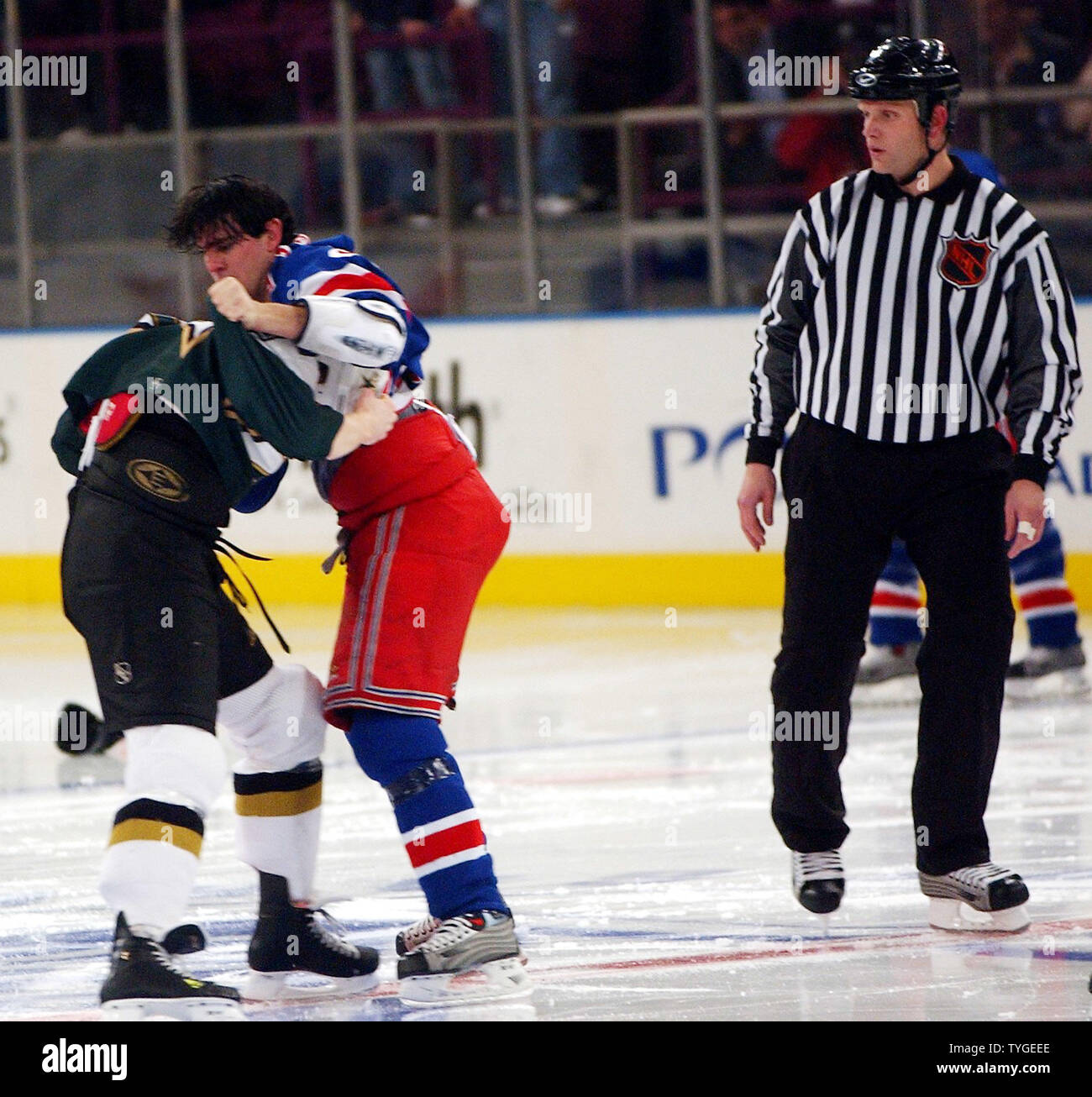 Matthew barnaby rangers hi-res stock photography and images - Alamy