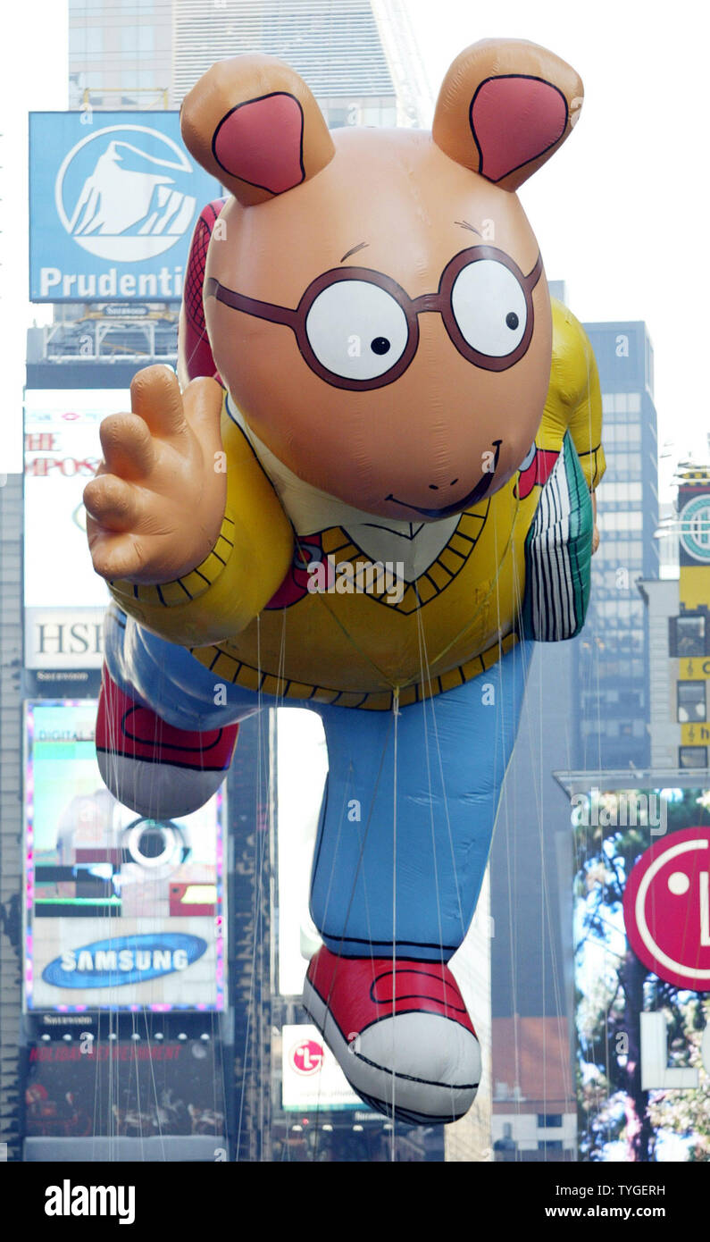 The giant Arthur balloon makes it's way down Broadway at the 77th Anual ...