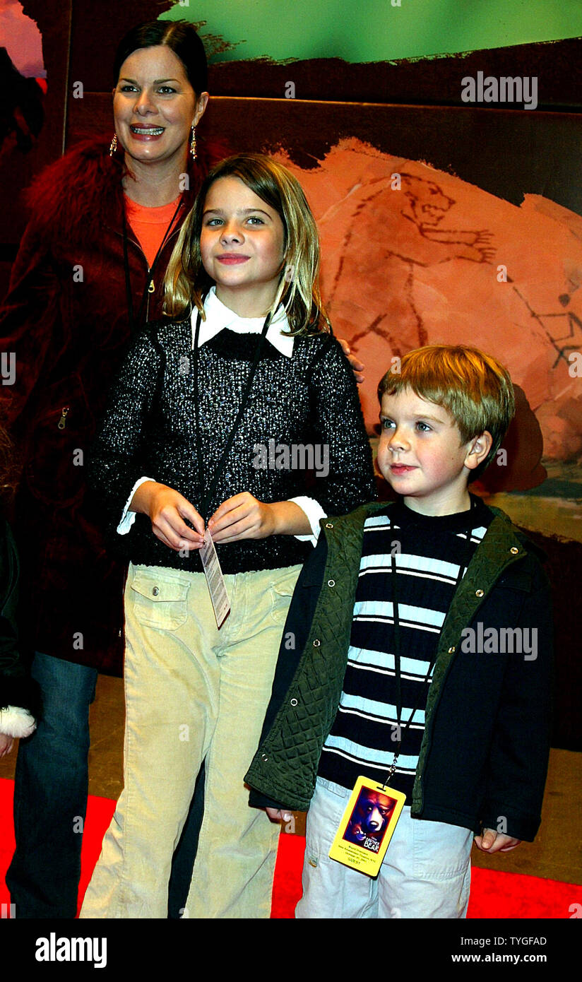 Marcia gay harden and family hi-res stock photography and images - Alamy