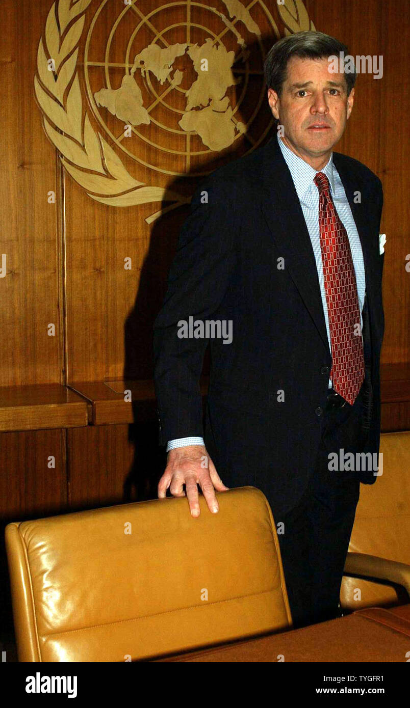 Paul bremer iraq hi-res stock photography and images - Alamy