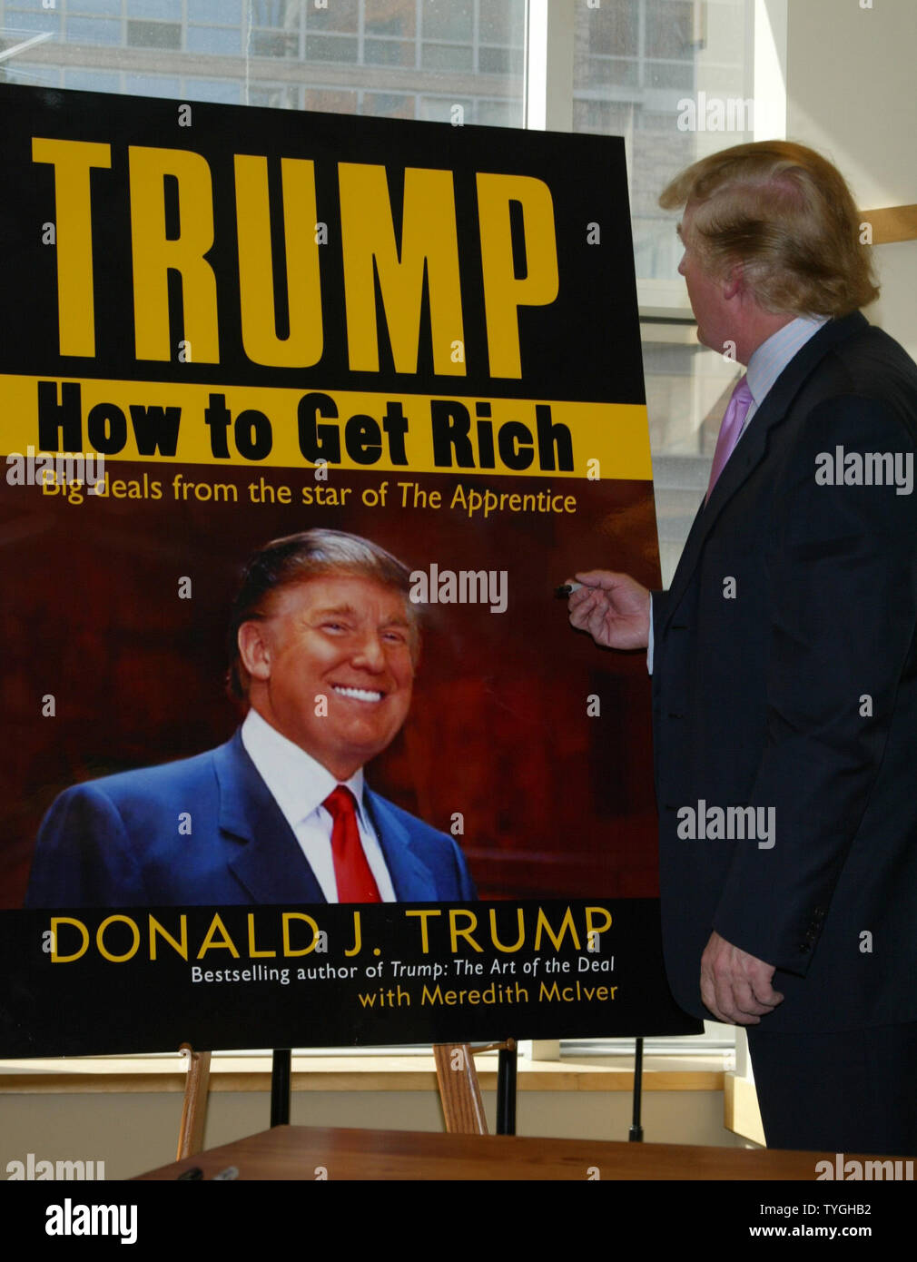 Donald trump apprentice 2004 hi-res stock photography and images - Alamy