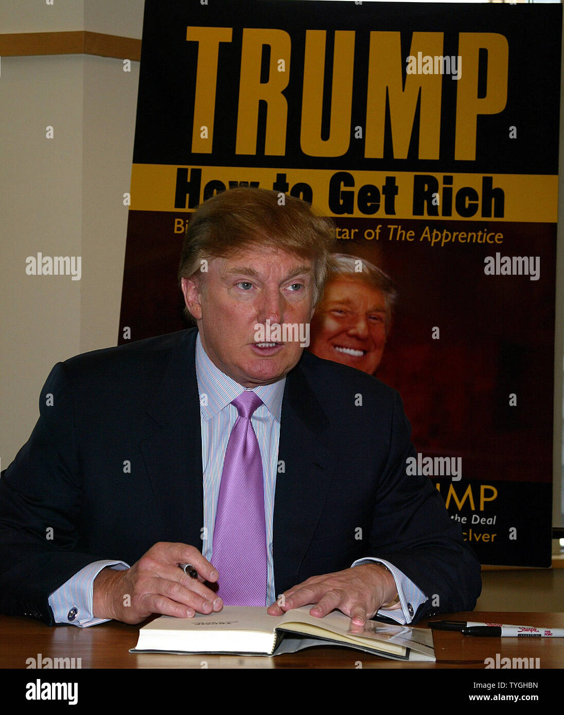 Donald trump apprentice 2004 hi-res stock photography and images - Alamy