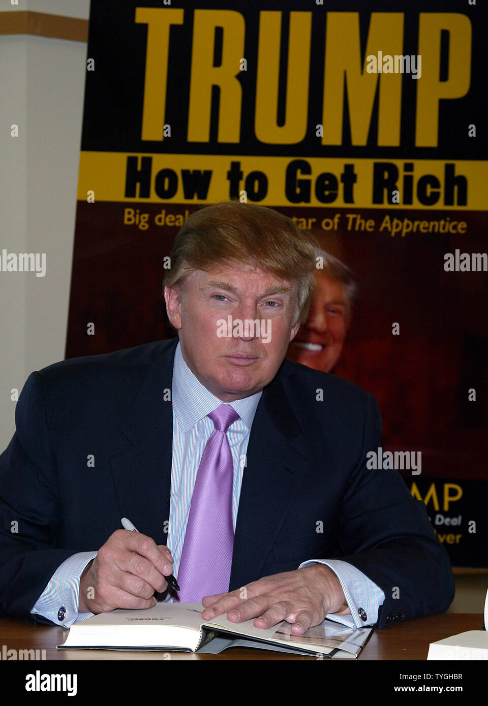 Donald trump apprentice 2004 hi-res stock photography and images - Alamy