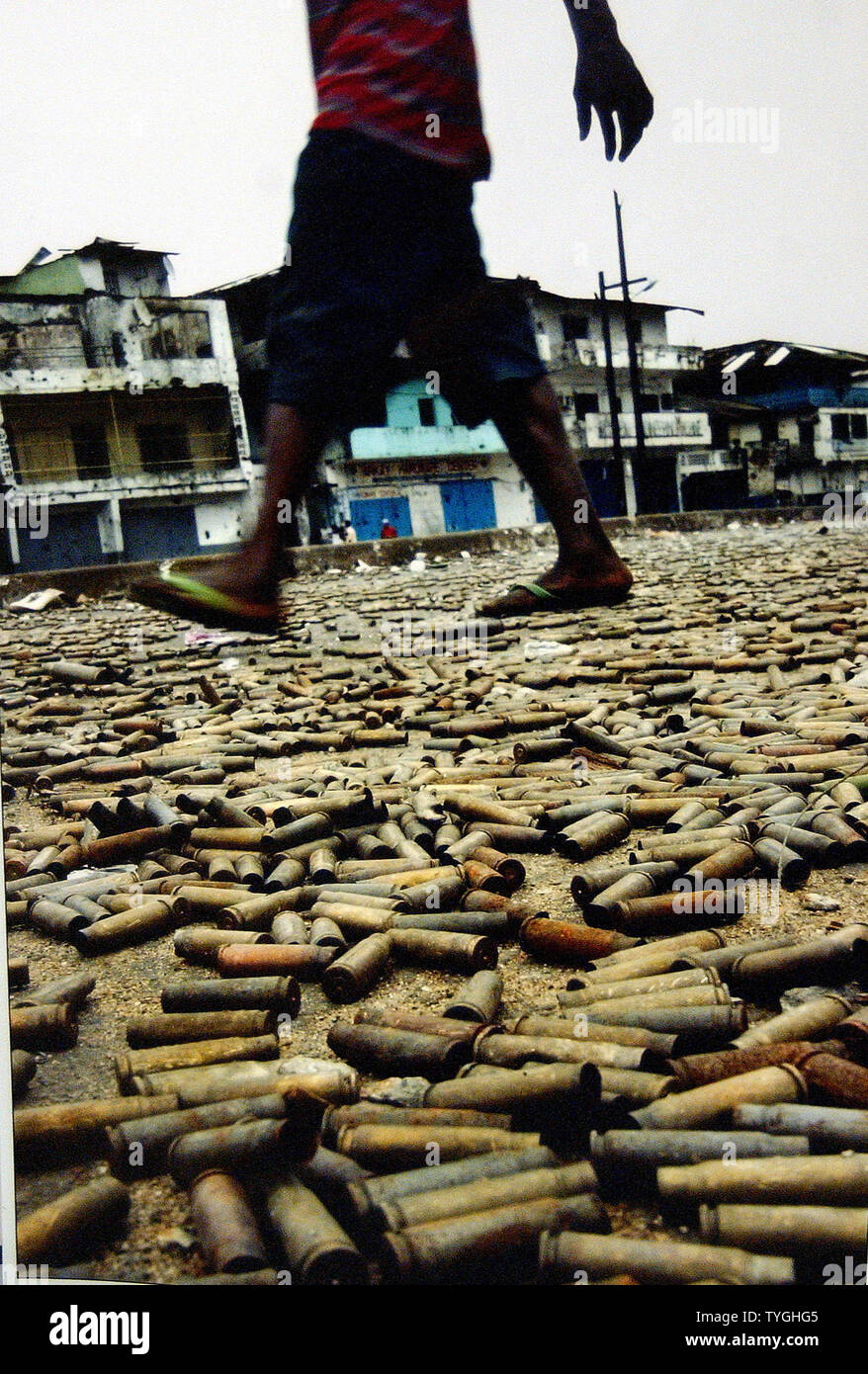 2004 Pulitzer Prize for Feature Photography awarded on April 5, 2004 to ...