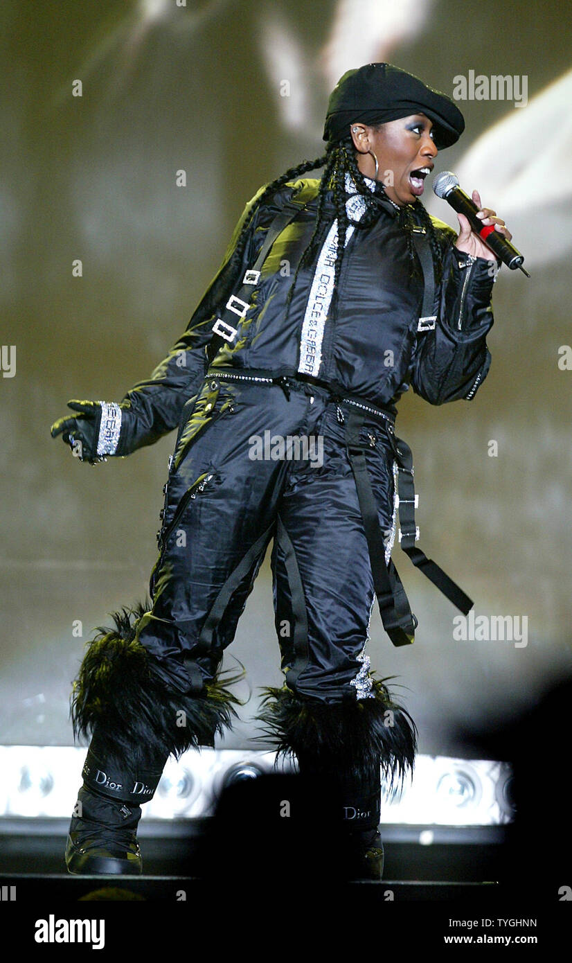 Missy elliott in concert hi-res stock photography and images - Alamy