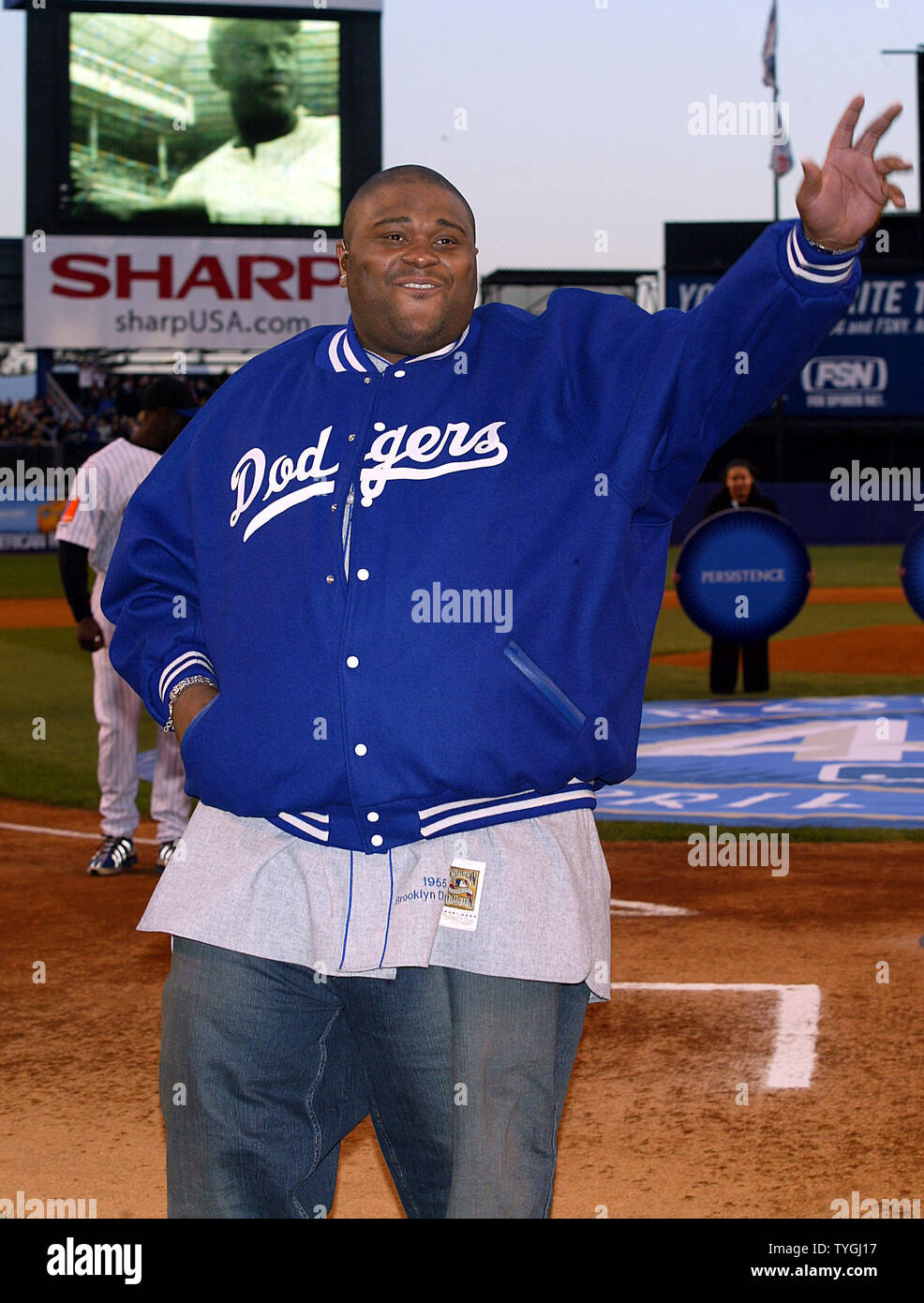 American Idol Winner Ruben Studdard sings the National Anthem (with ...