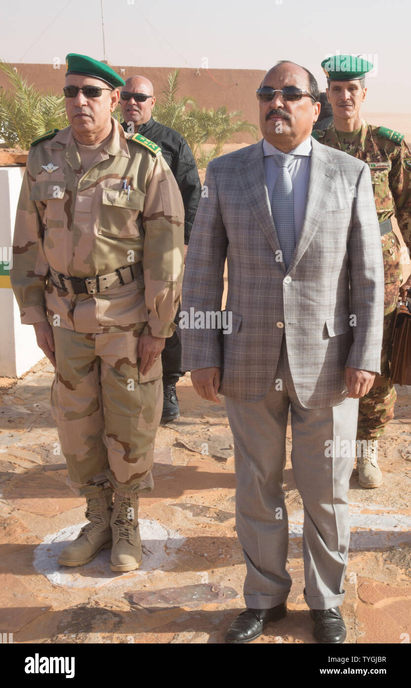 Mauritania mali border hi-res stock photography and images - Alamy