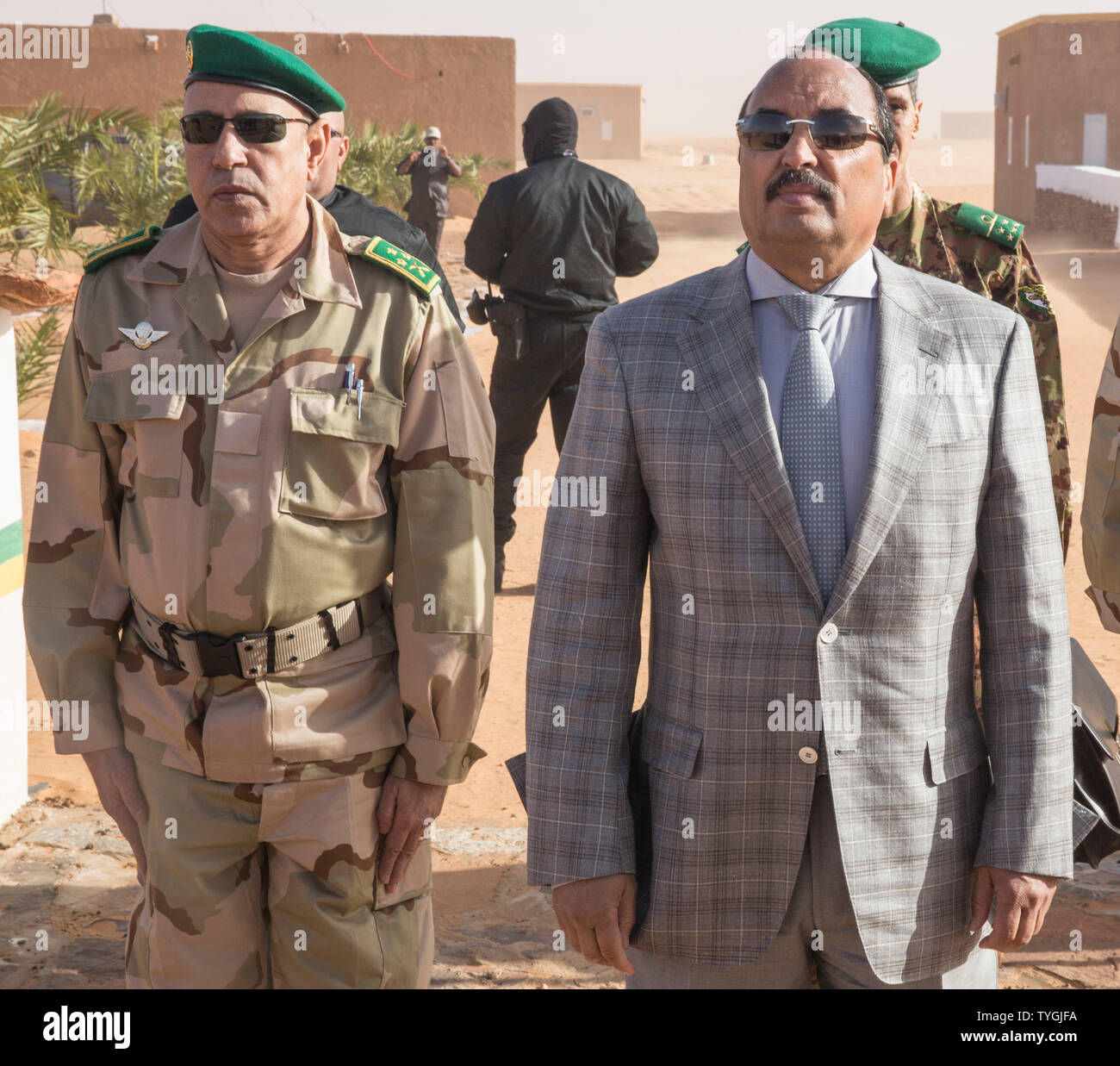 Mauritania mali border hi-res stock photography and images - Alamy