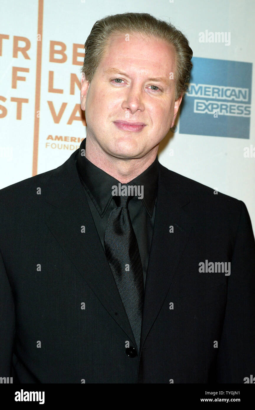 Darrell Hammond poses for pictures at the premiere of "New York Minute ...
