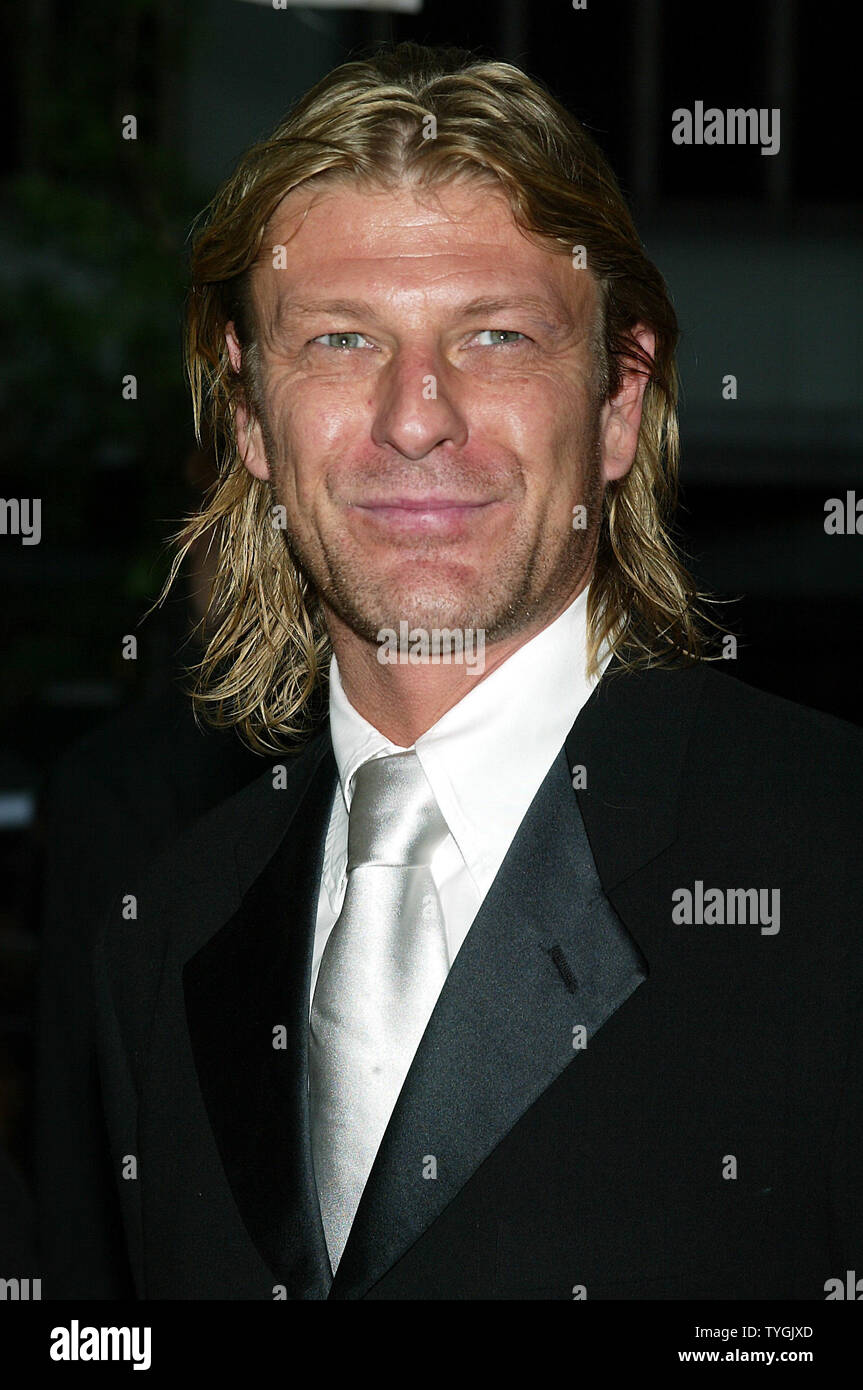 Sean Bean poses for pictures at the premiere of "Troy" at the Ziegfeld ...