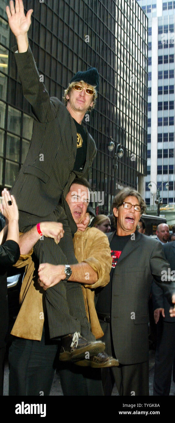 Cast of "Less Than Perfect" (left to right) Andy Dick, Patrick ...