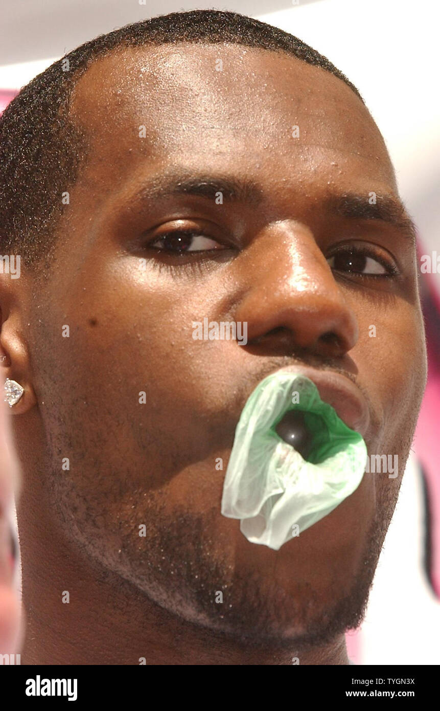 LeBron James, 2004 NBA Rookie of the Year for the Cleveland Cavaliers ...