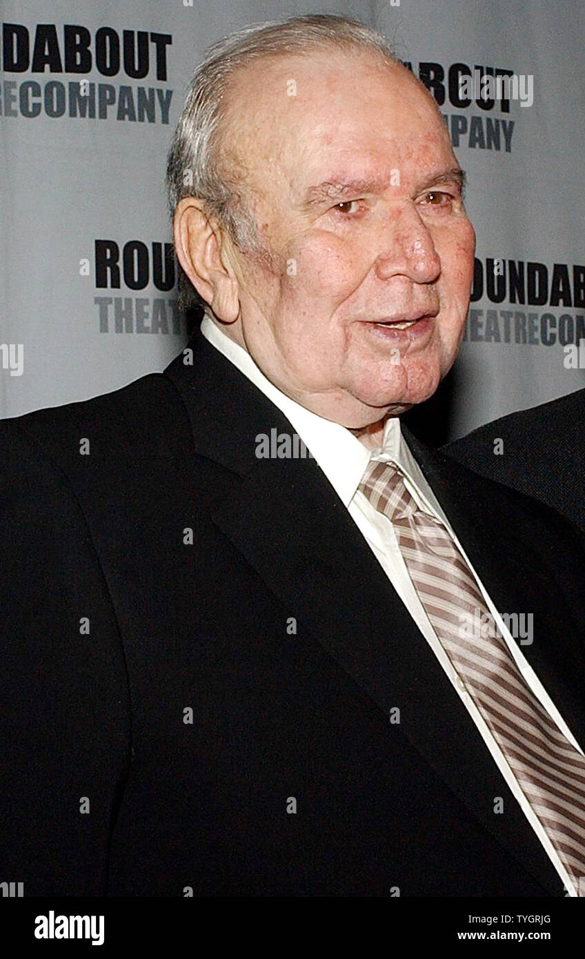 Kiss of the spider woman ebb hi-res stock photography and images - Alamy