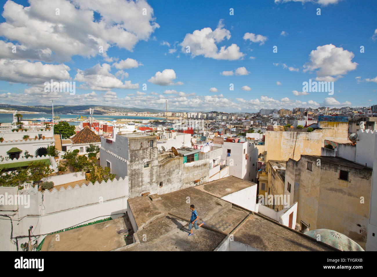 Morocco boy hi-res stock photography and images - Alamy