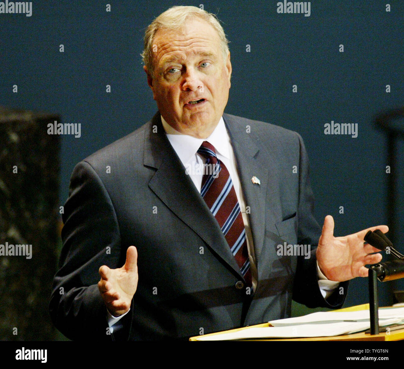 Paul martin 2004 hi-res stock photography and images - Alamy