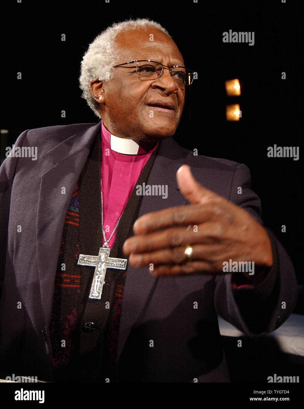 1984 nobel peace prize desmond tutu hi-res stock photography and images ...