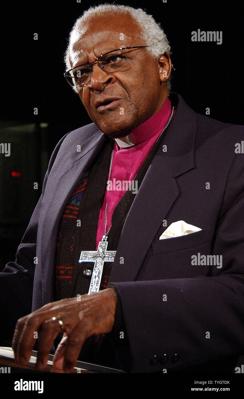 1984 nobel peace prize desmond tutu hi-res stock photography and images ...