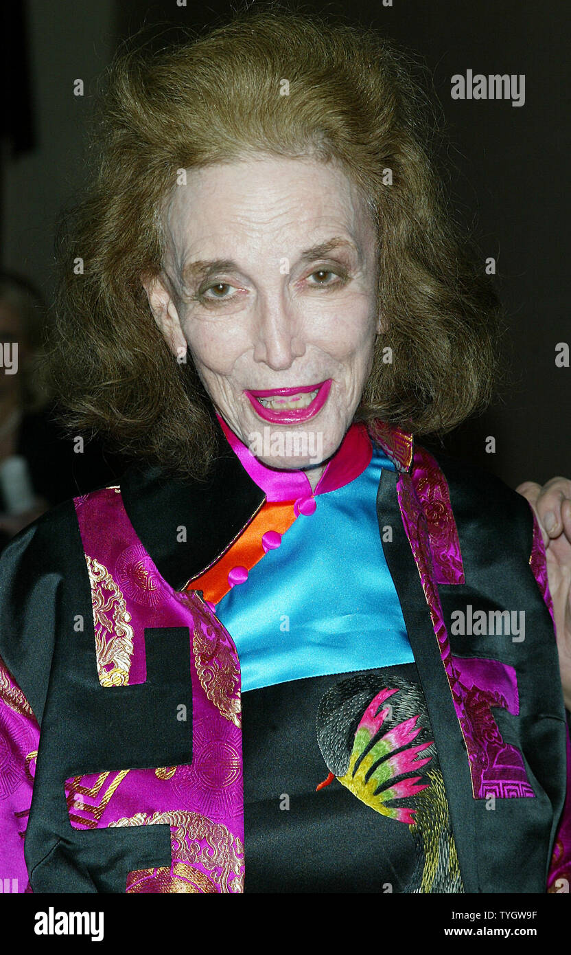 Helen Gurley Brown poses for pictures at the Living Landmarks ...