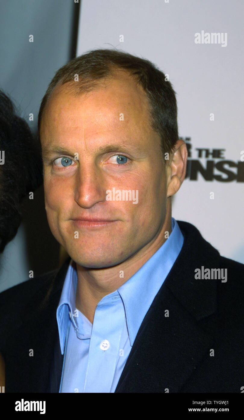 Woody Harrelson poses for photographers at the New York premiere of ...