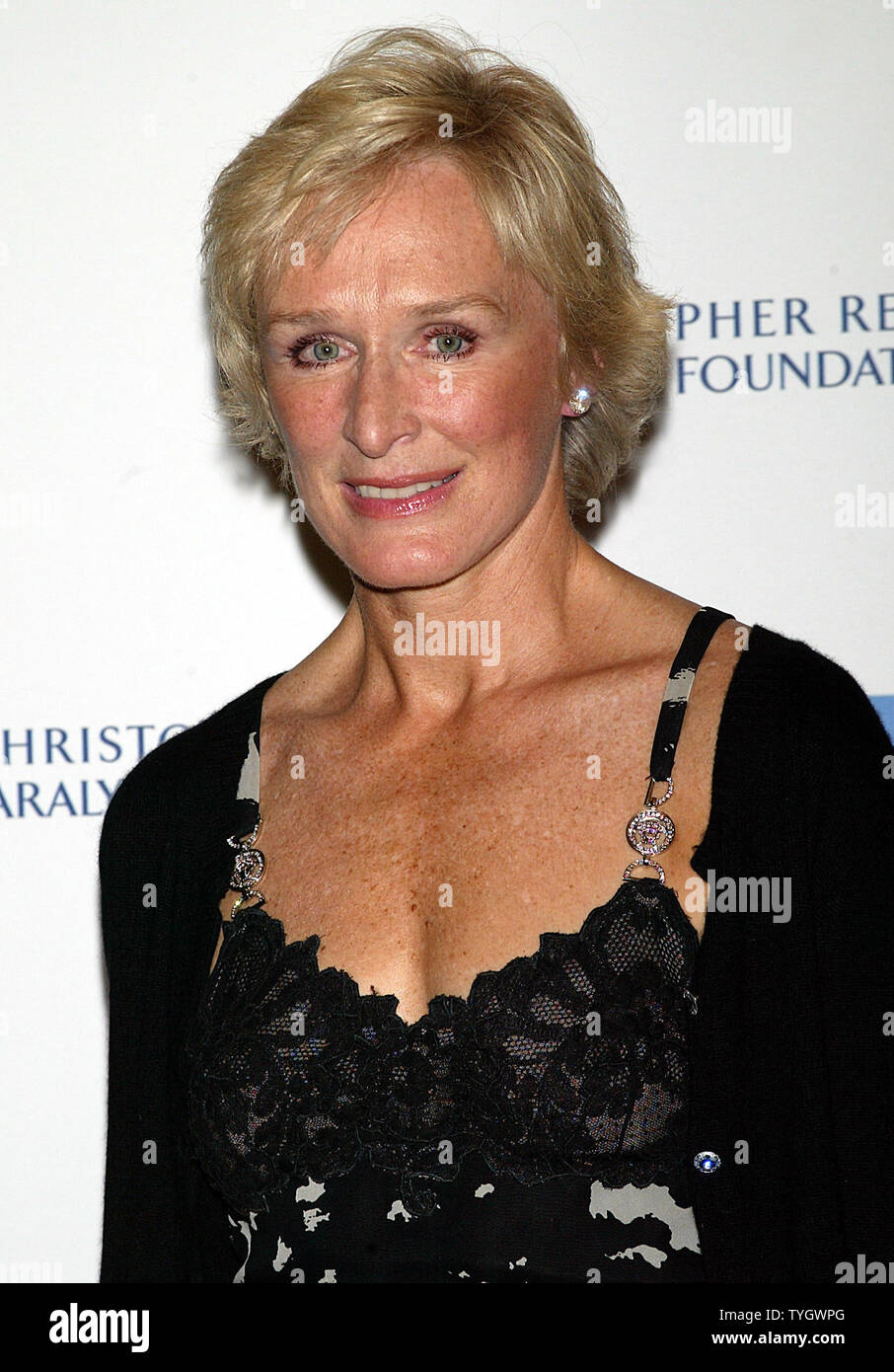Glenn Close poses for pictures at the Christopher Reeve Paralysis ...